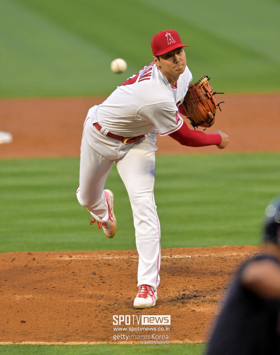 [오타니 타임] '1회만 흔들' 오타니, 5이닝 4K 2실점…2연승 보인다