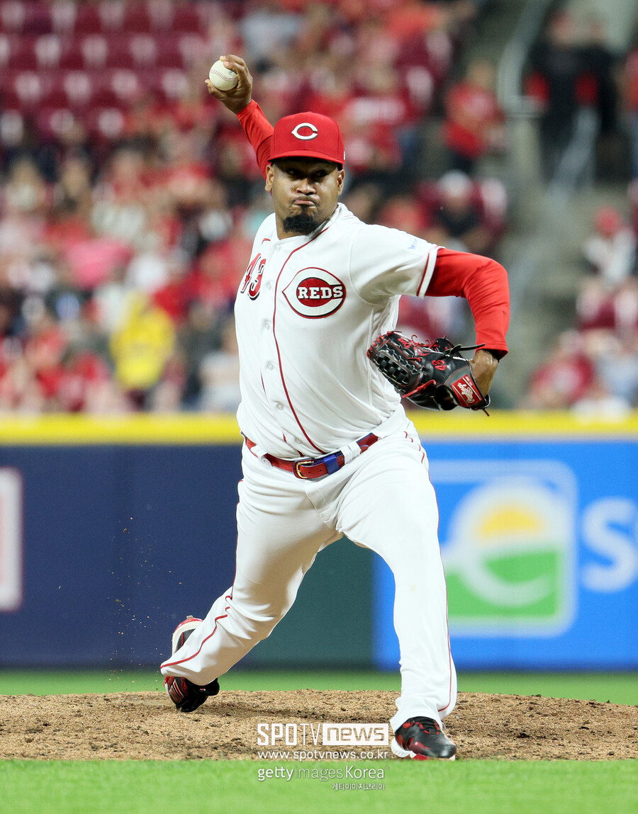 1330억 형의 황당 부상에 눈물…153km 동생이 올스타에 선정되자마자 한 일