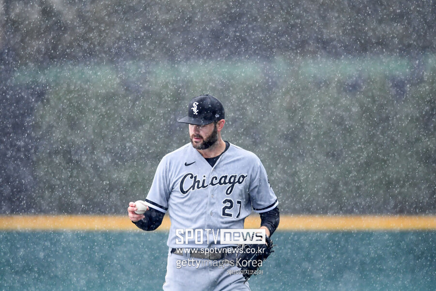 "트레이드 시장 최고의 매물" 다저스, 153km 노히터 에이스 영입 노린다
