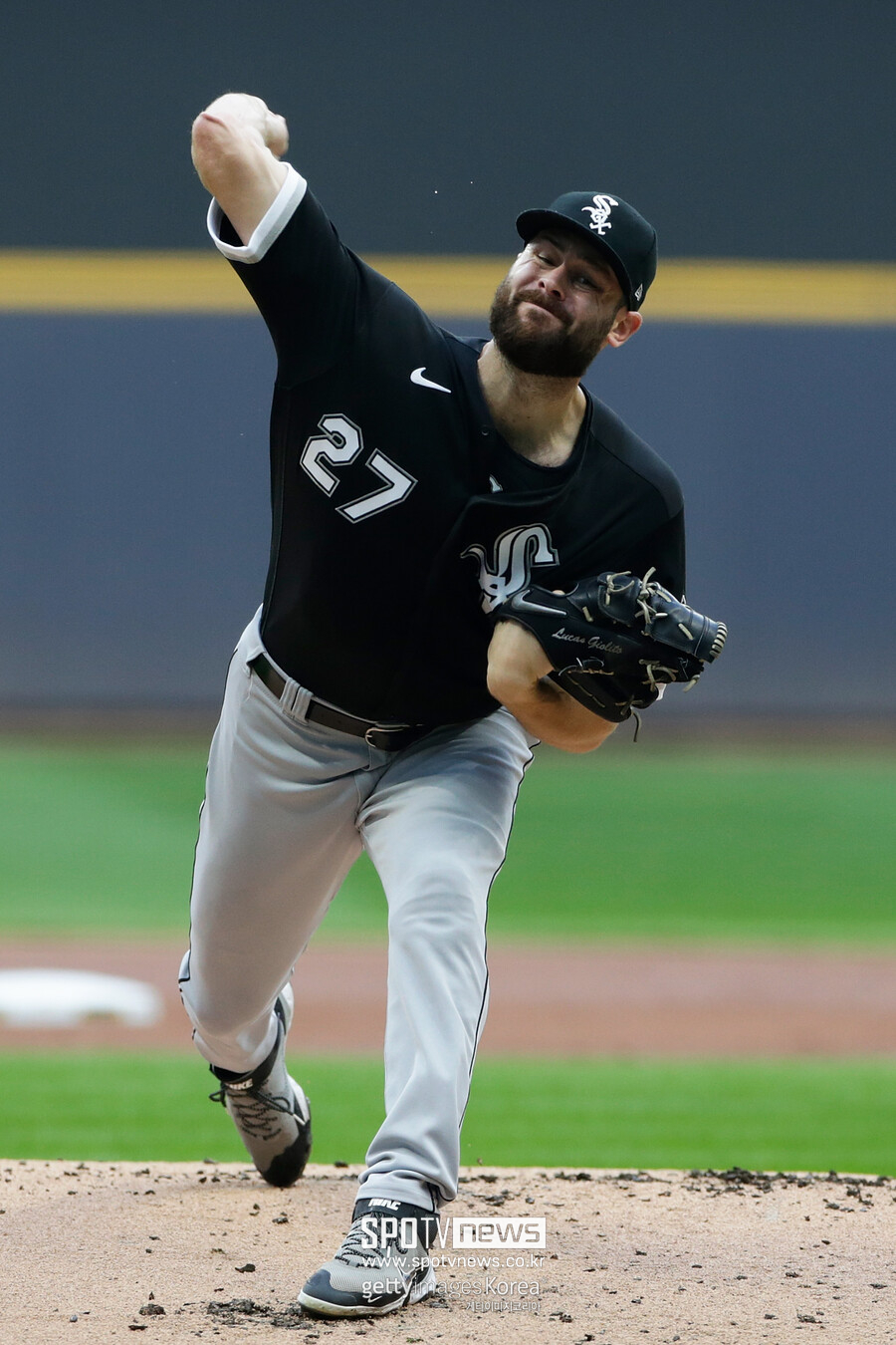 "트레이드 시장 최고의 매물" 다저스, 153km 노히터 에이스 영입 노린다