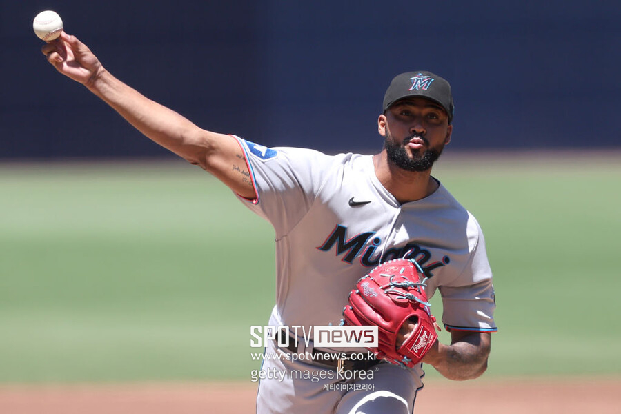 김하성, 161km 사이영상 수상자에 패전 안겼다…2루타+결승득점 맹활약