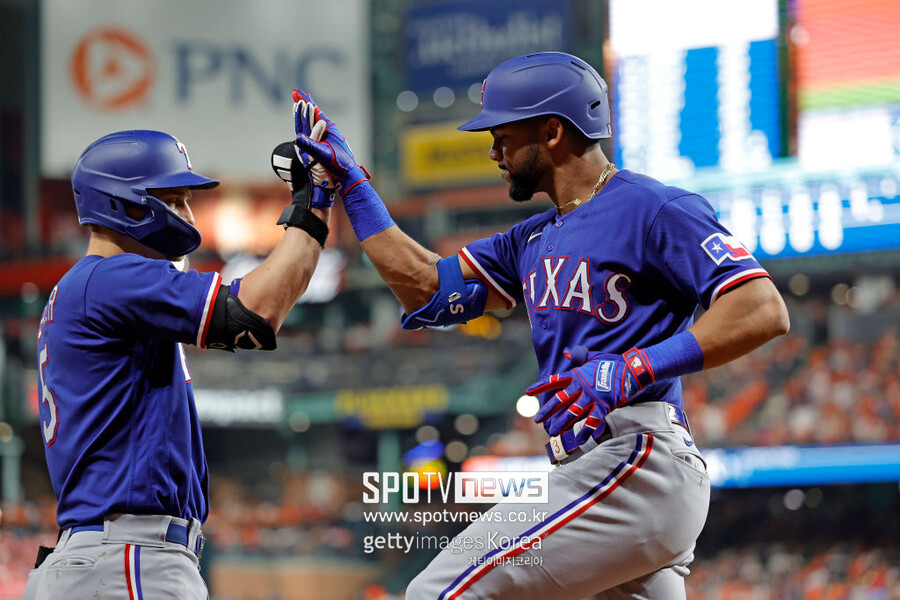 [ALCS 게임노트] 'PS 6연승' 텍사스, 벌랜더 앞세운 휴스턴 상대 기선제압…ML 데뷔 한 달 차 카터 맹활약