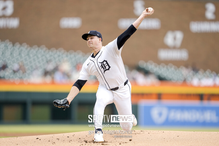 겨우 연봉 36억 받는데 사이영상 1순위…159km 공포의 좌완투수 떴다