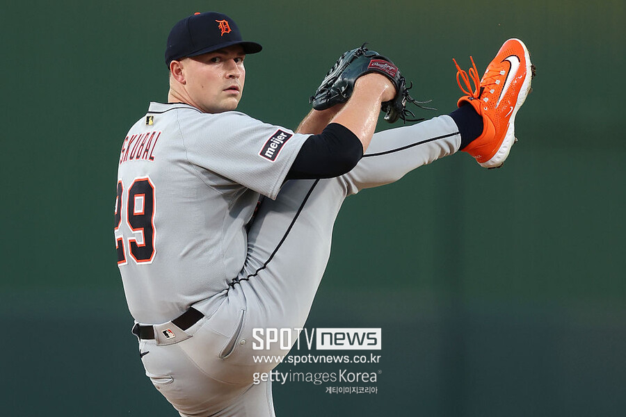 벌써 ML 최초 5600억 계약설 등장…159km 괴물좌완 또 눈부신 호투, 사이영상 경쟁도 앞서 나간다