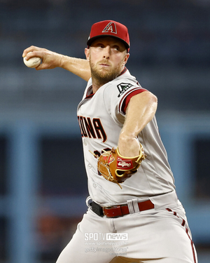 KBO→ML 54승 그런데 연봉은 겨우 100억…여전히 151km 위력투, 드디어 FA 초대박 기회 온다